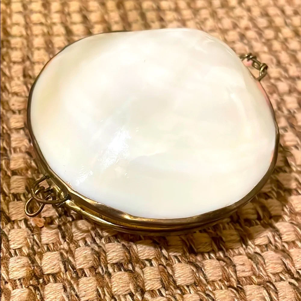 Accents | Vintage Clam Shell Compact Trinket Jewelry Box Change Purse ...